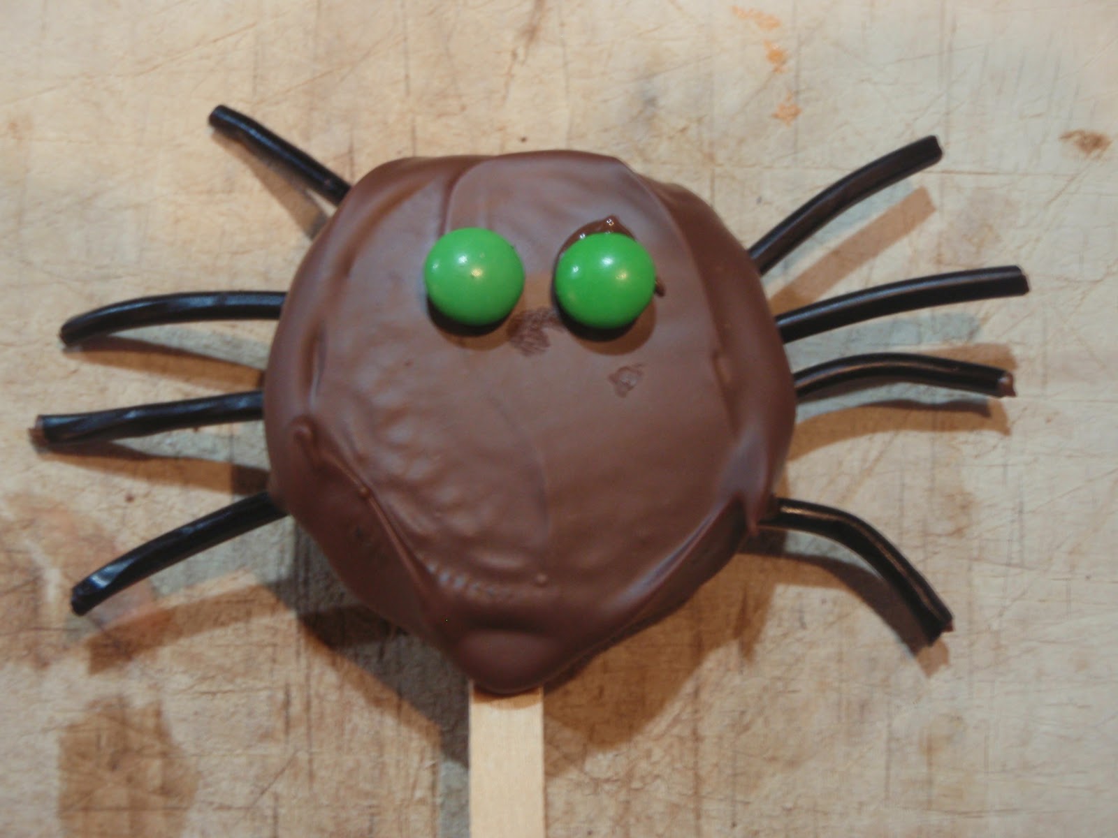 Fun Food Ideas: Chocolate Covered OREO Spiders