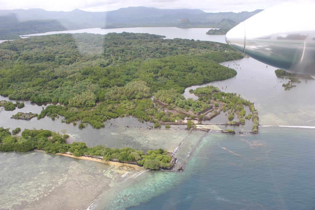 Cocktails out of Coconuts: Mokil Trip