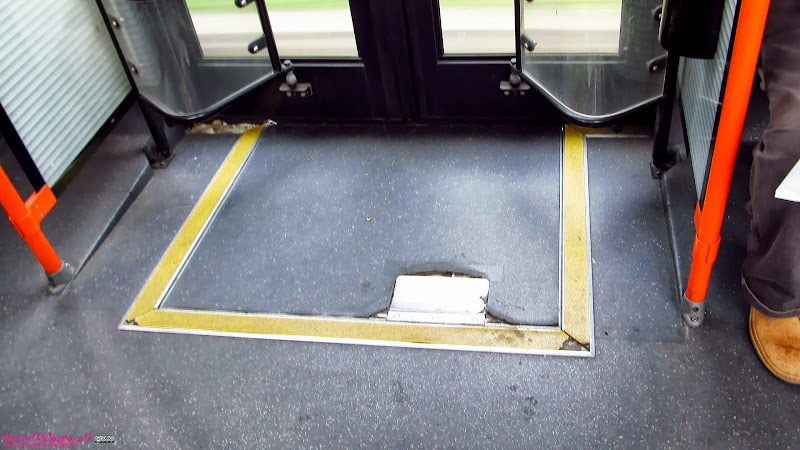 (buses[IN]gapore!): SBS Transit : Volvo B7RLE / Soon Chow (SBS8030L)