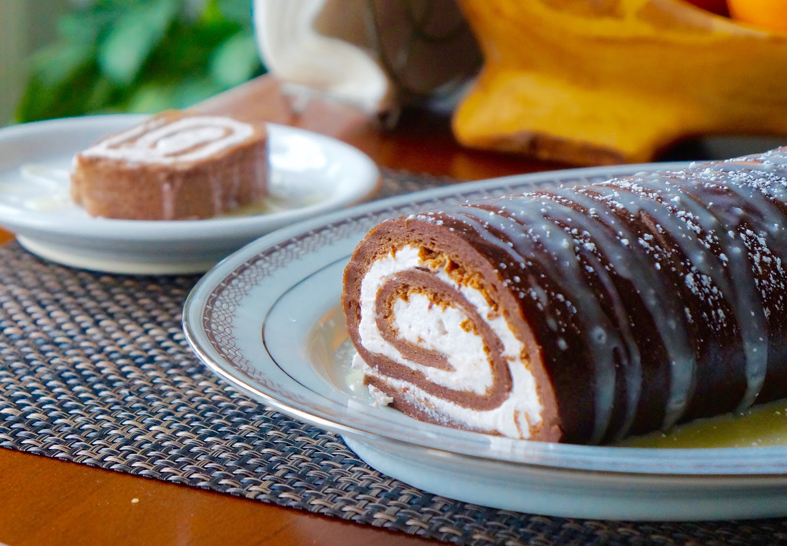 Nutella sponge cake roll