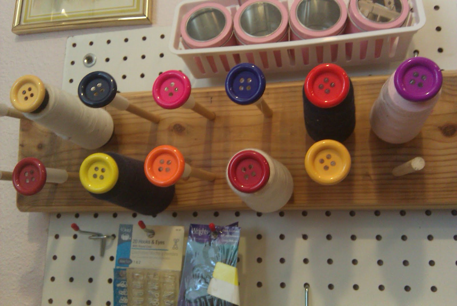 Sewing in Texas: Cute Thread caddy