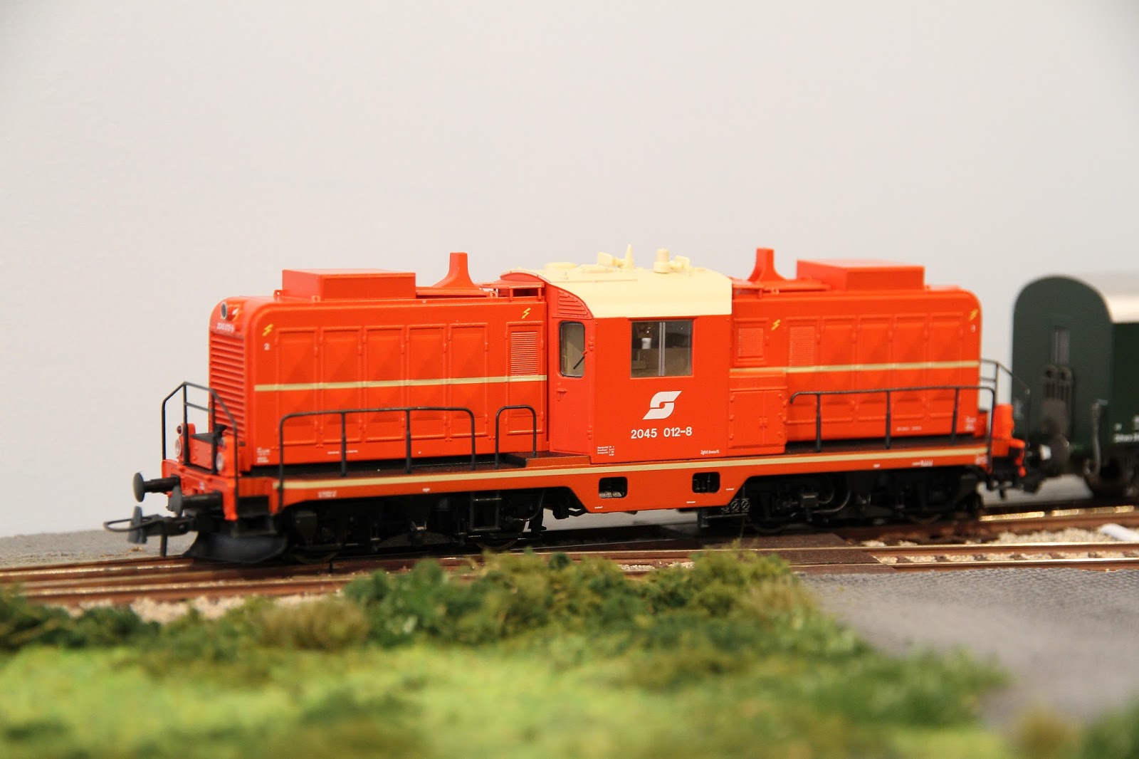 Valkenveld, Elmslohe and other Model Railway Adventures: ÖBB 2045 from Roco