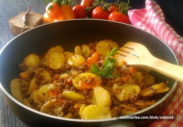 Mljeveno meso s povrćem iz tave - ručak gotov za 30-ak minuta! ~ Recepti i Ideje