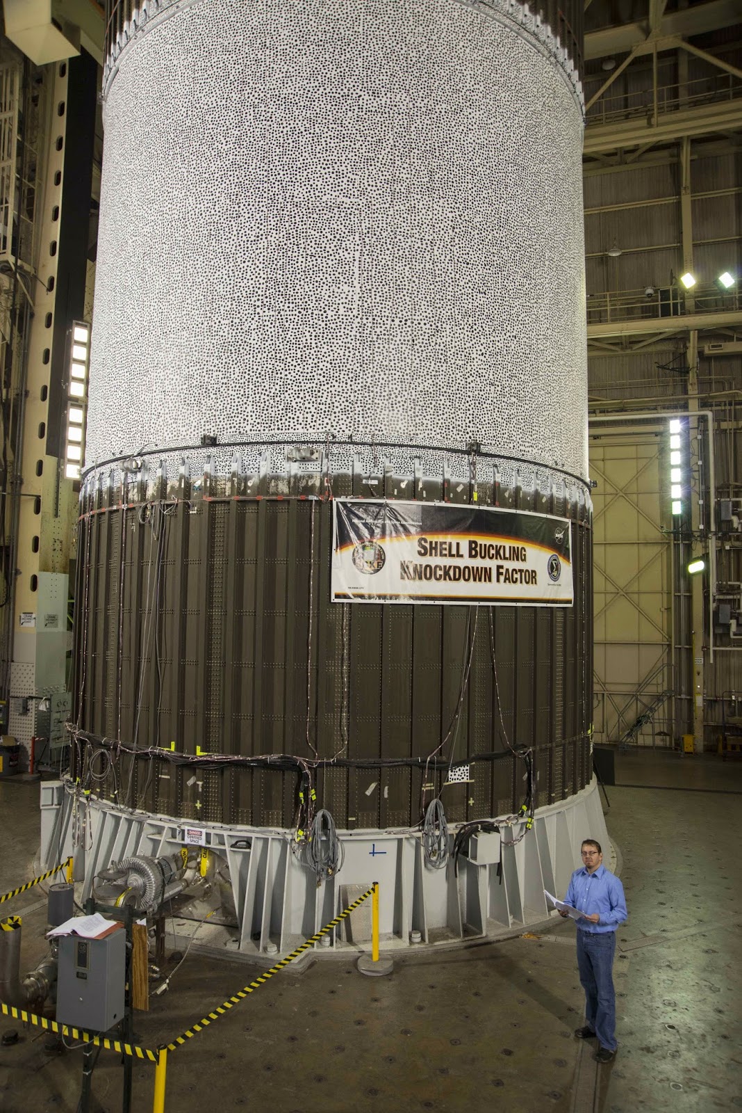 Suburban spaceman: NASA engineers crush fuel tank to build better rockets