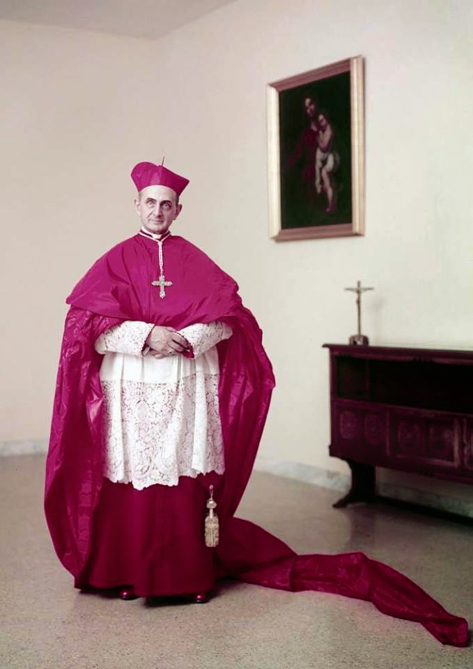 Orbis Catholicus Secundus: Cappa Magna in Milano: Fashion Capital of ...