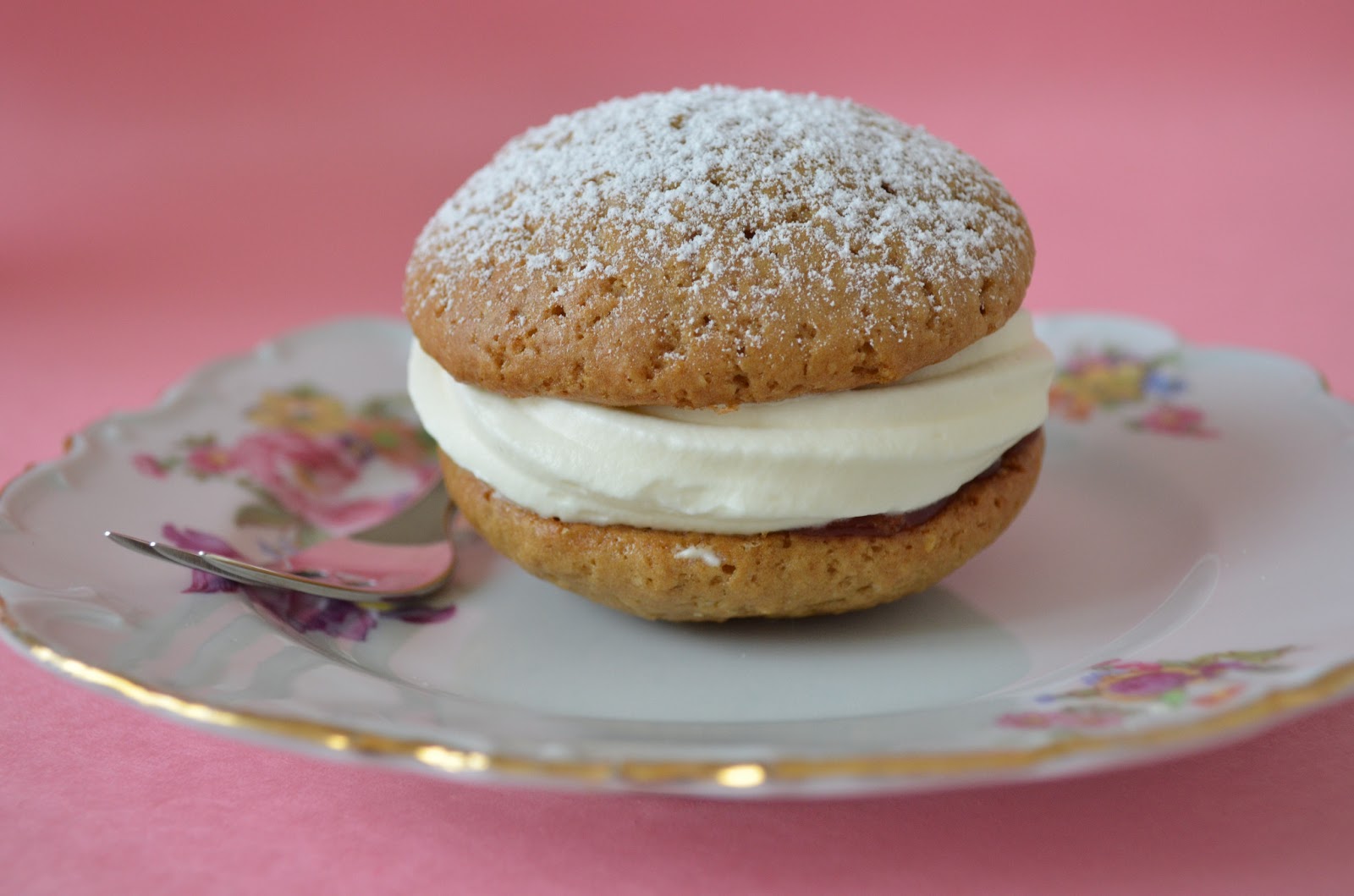 Miss Dahls baked love: Fastelavens Whoopie pies