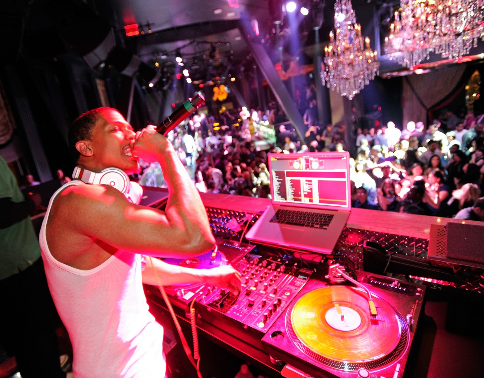 Mundo ACESP: ¿Hoy es día internacional del DJ?