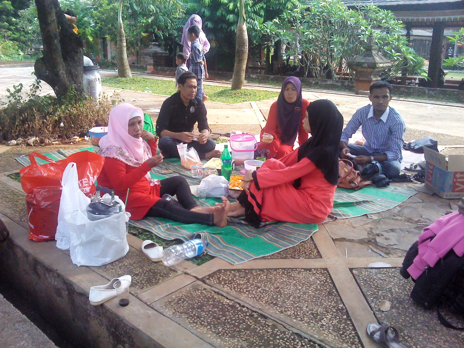 ZELLOVER INDONESIA: KUMPUL BARENG TEMAN-TEMAN SMA DI TAMAN MINI