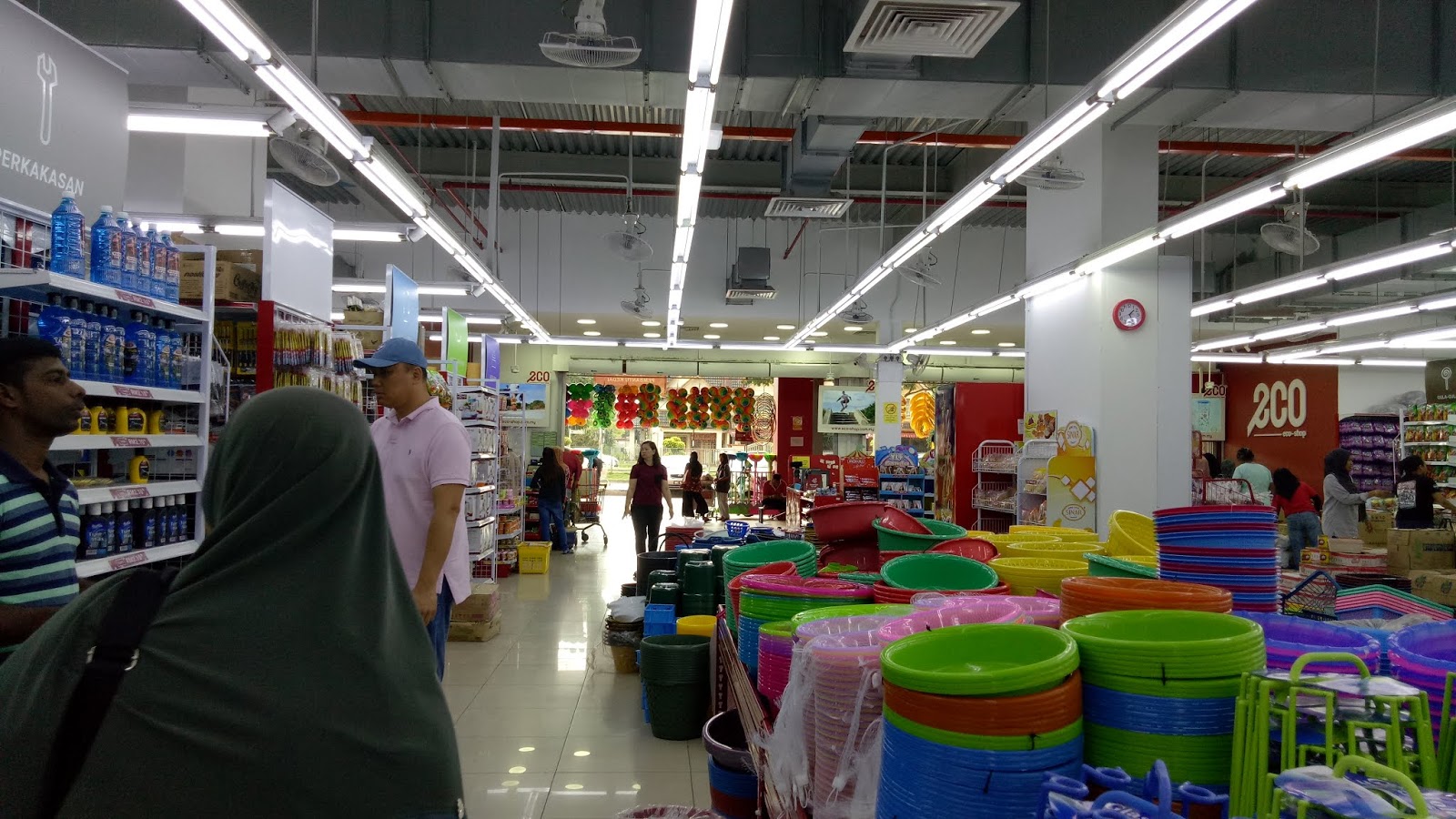 -- nabilah liyana --: Kedai Eco-Shop RM2