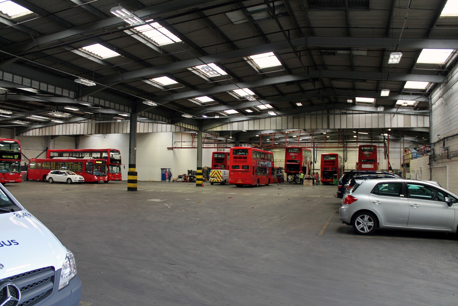 The Circle of London : Metrobus Croydon Garage [C]
