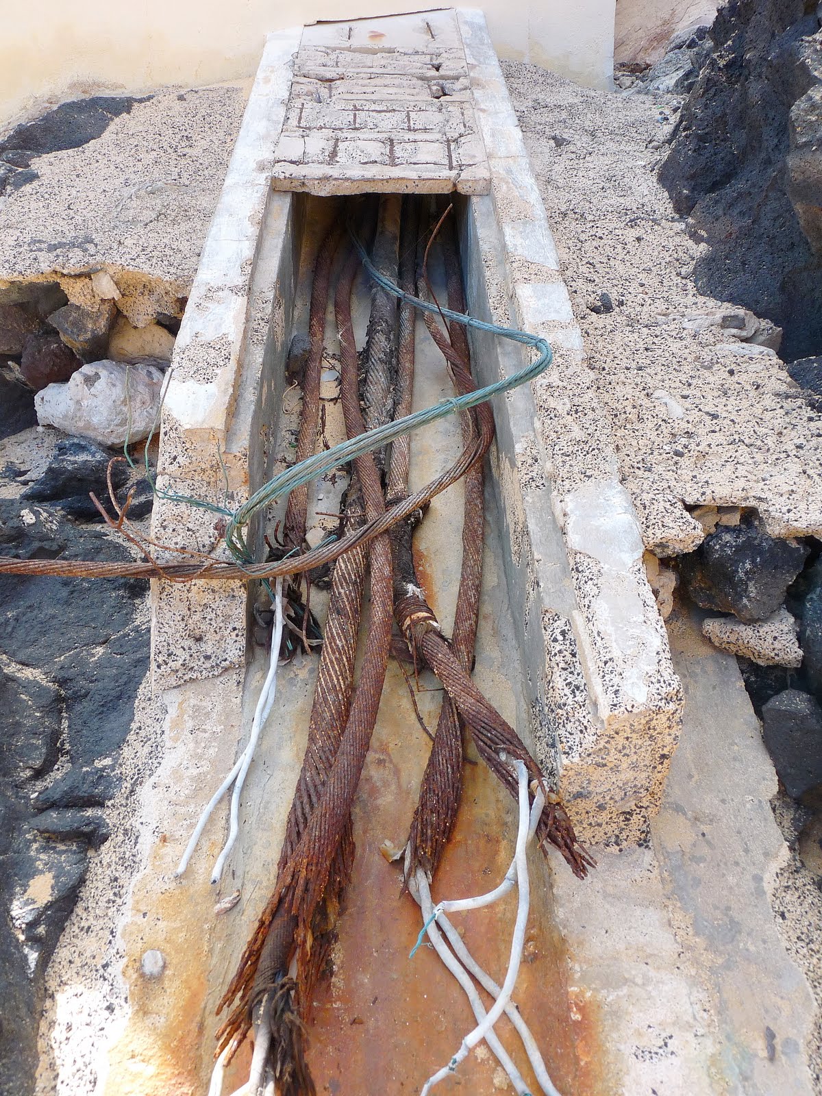 Saint Helena 15.55 South 5.43 West: The Victorian Internet, 1899