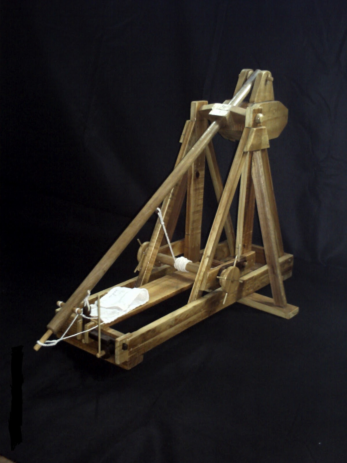 Madeira Trabalhada: Catapulta Medieval ( Medieval Catapult ...