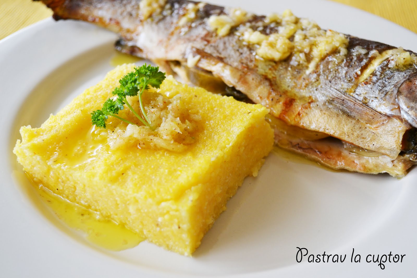 Pastrav la cuptor - Bucataria Urecheatei