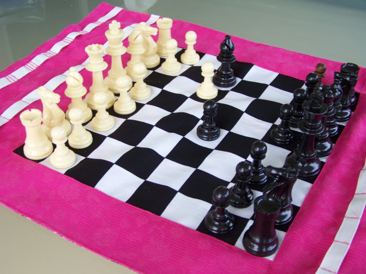 Creating my way to Success: Fabric chessboard set - a tutorial