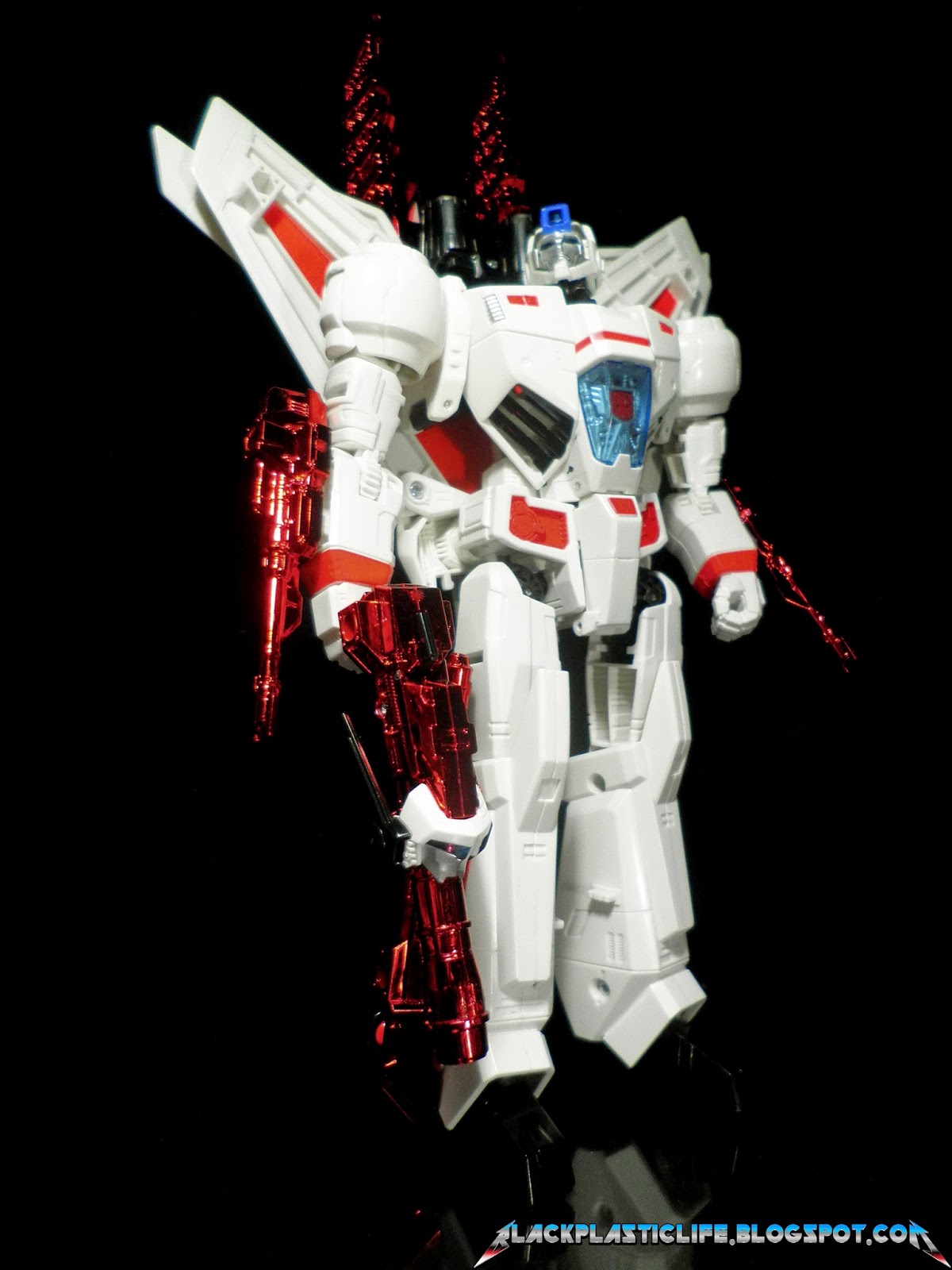 Black - Plastic - Life: Generations Leader Class Jetfire - Pictorial Review