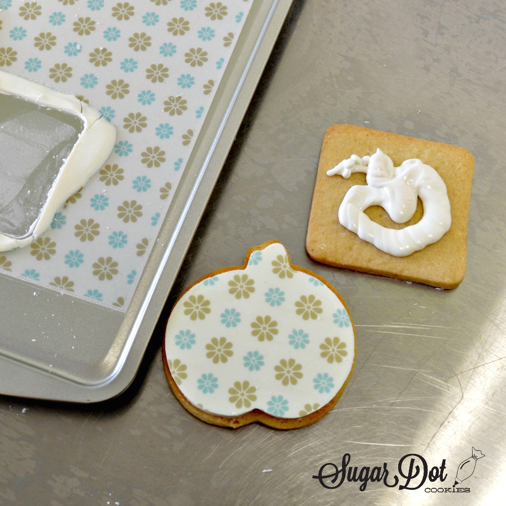 These are candy melt shapes made using the above method, Plan C, ready ...