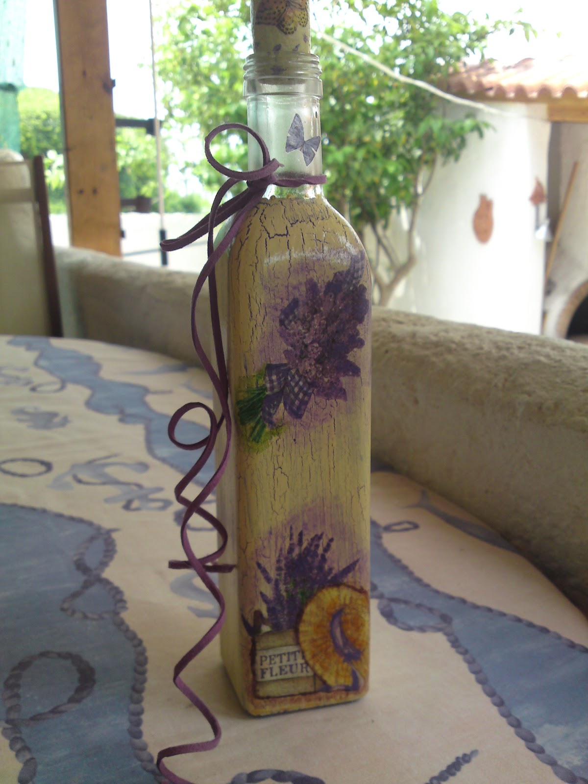 Aussie Dimi decoupage: Μπουκαλια με την τεχνικη ντεκουπαζ!