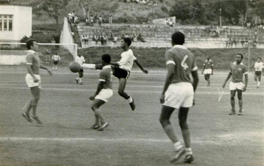 Fotos nos campos de futebol da Baixa de LM - do SCLM e GDLM a partir ...