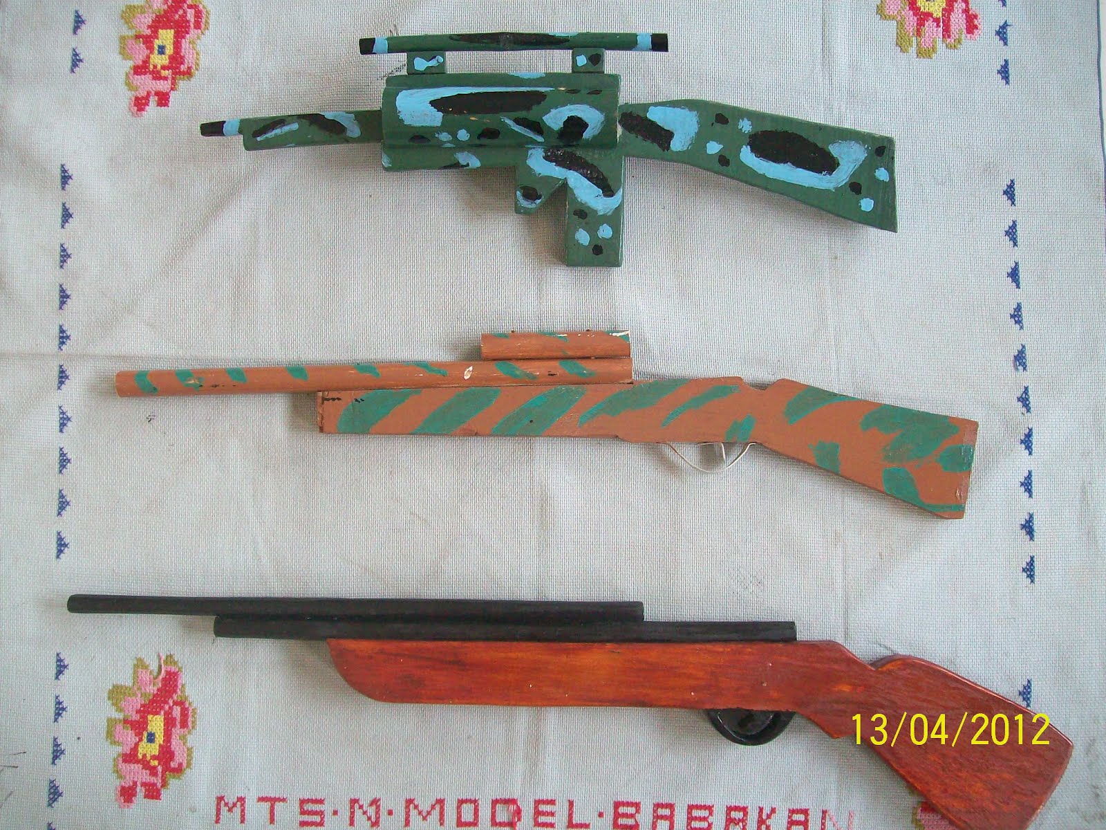 Cara Membuat Replika atau Duplikat Senapan Berbahan Kayu - Sanggar Model