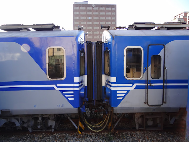Blair's 鐵道攝影: EMU400型電聯車 / TRA EMU400 Type Electric Multiple Unit