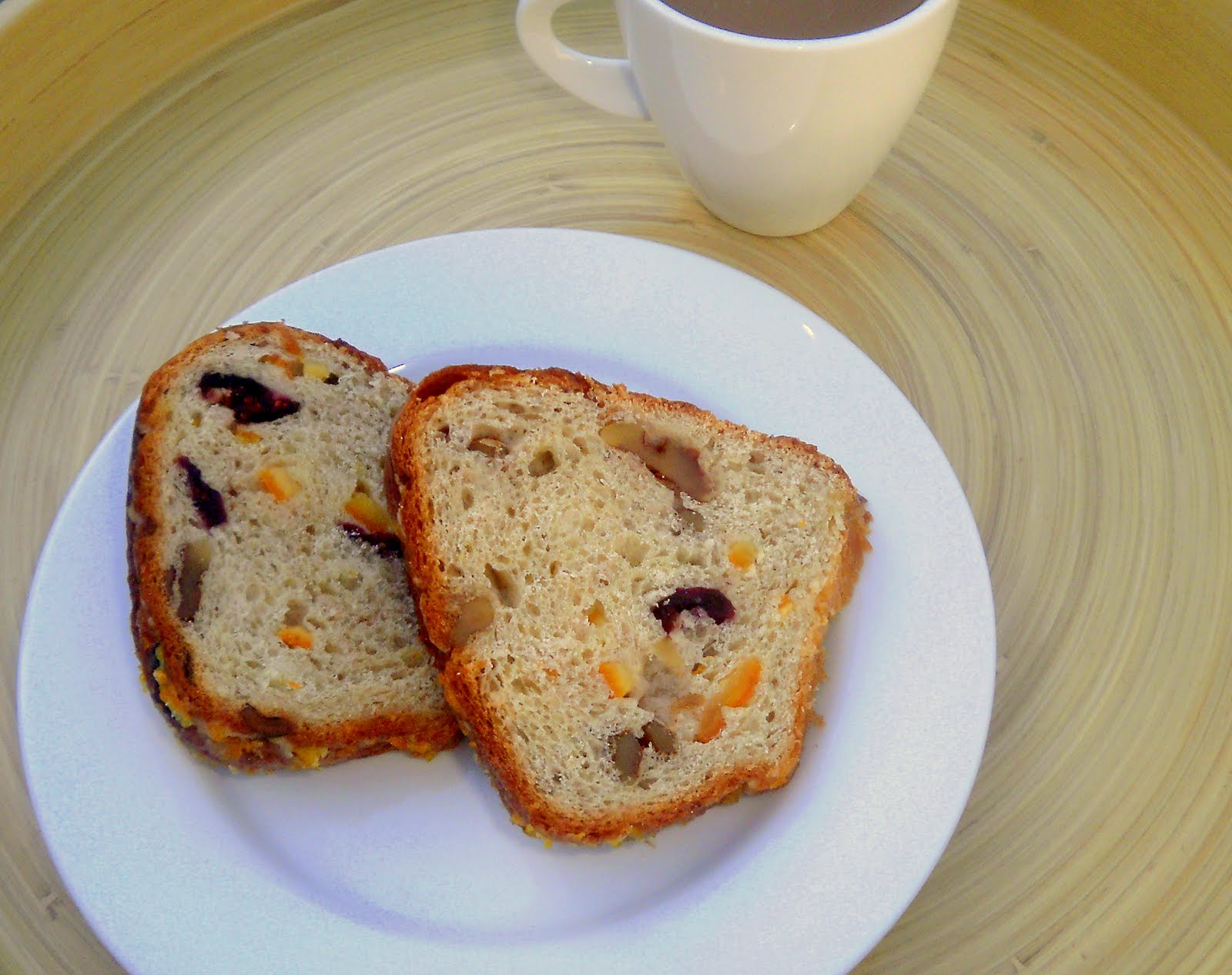 Around the World - in favorite recipes: German 'Kugelhopf' with Dried ...