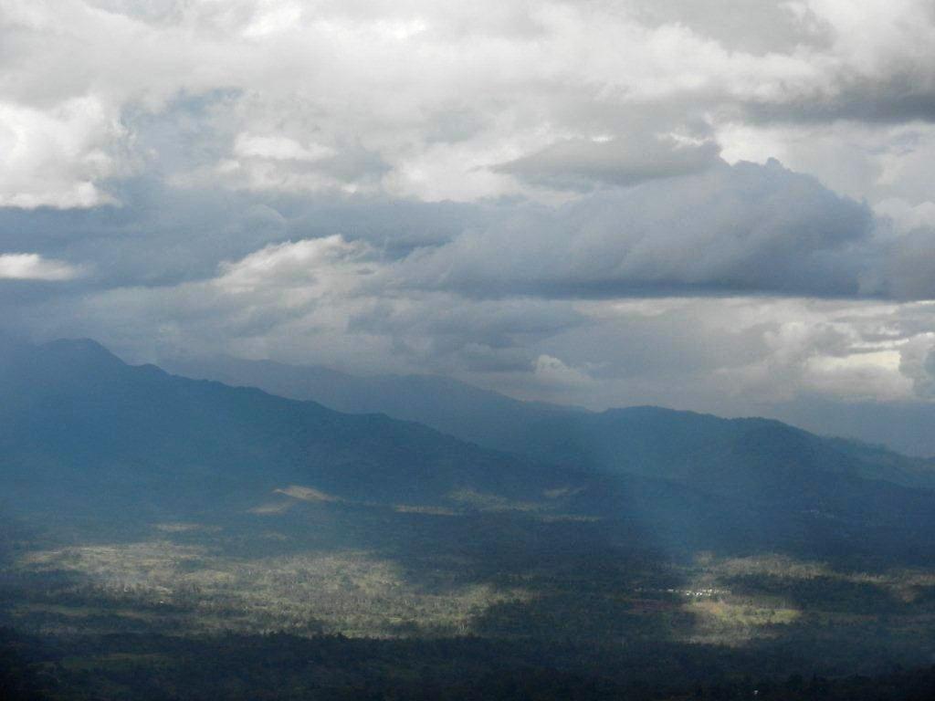 Malum Nalu: Postcards from Daulo Pass