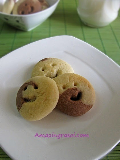 AmazingRasoi: Smiley Cookies