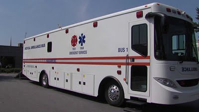 Chicago Fire Dept gets a new BUS SIZED AMBULANCE that can treat 13 ...