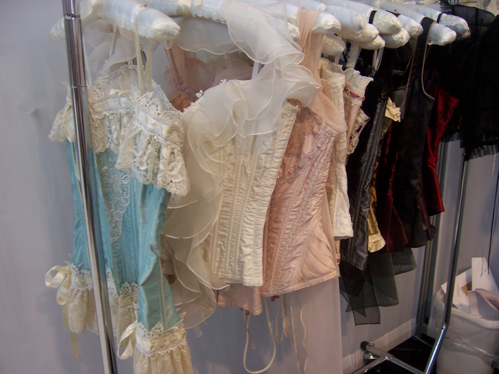 Friday Indulgence: Jane Woolrich Lingerie – hourglassy.com