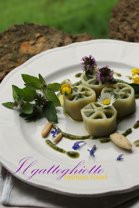 Ruote pazze al pesto di melissa e limone da Il gattoghiotto su ...