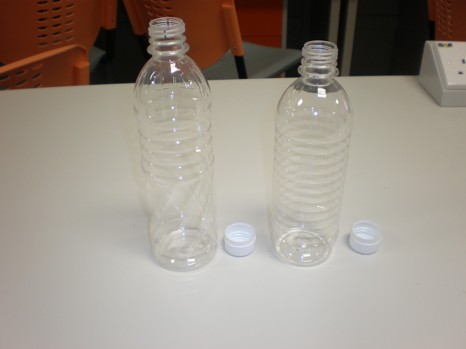 Membekal botol kosong PET dan HDPE: menjual botol mineral kosong