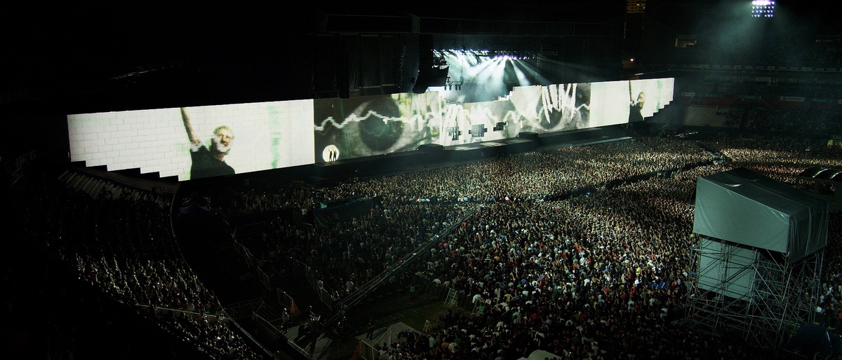 Photographis: Roger Waters -- The Wall Live Tour 2013