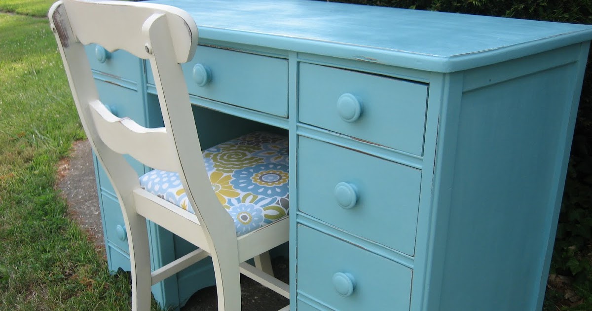 Elizabeth & Co.: Fresh As A Daisy Desk and Chair