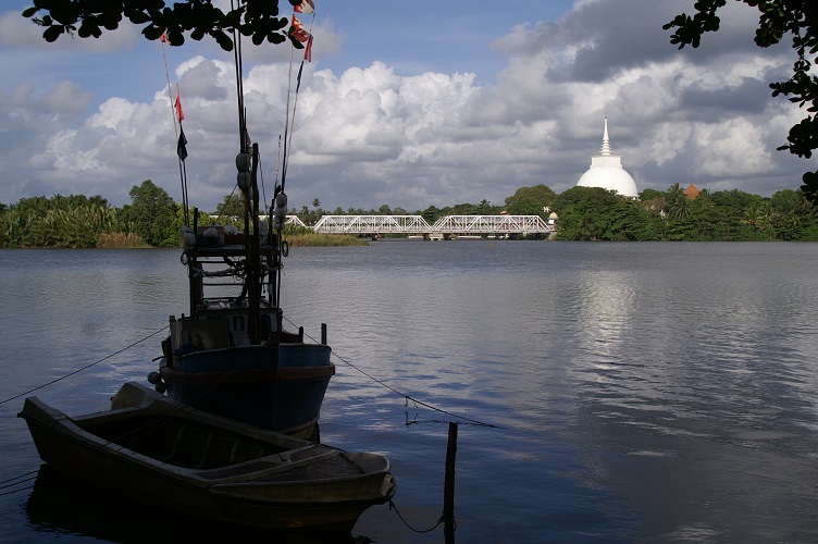 Walks in Southern Sri Lanka: Kalutara, Walk the Town and the Beach
