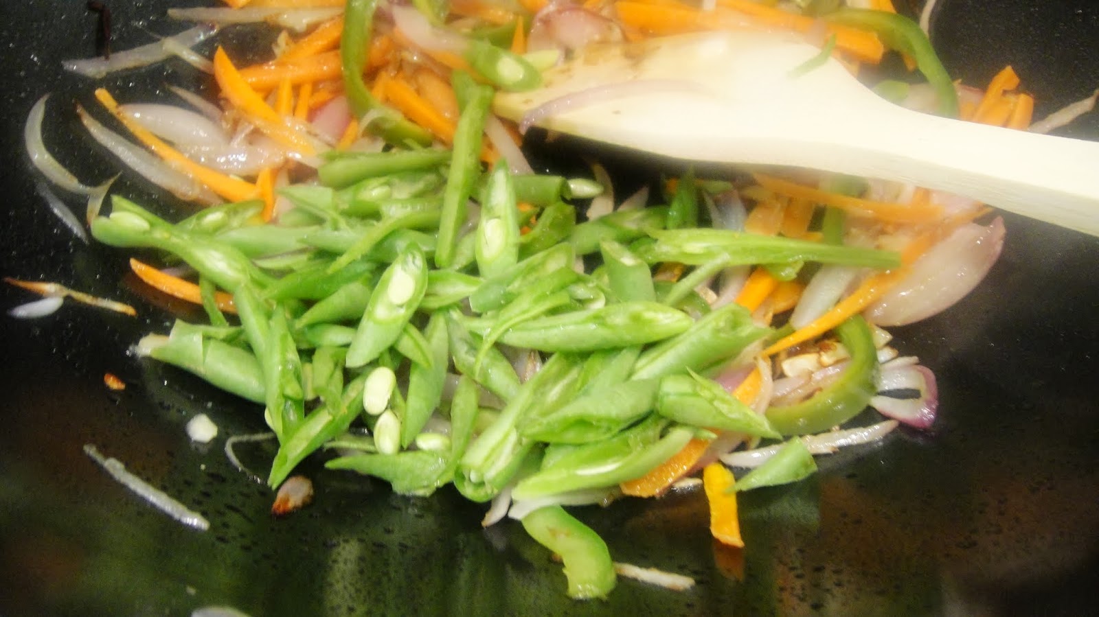 Shital's-Kitchen: Veggie Chow Mein