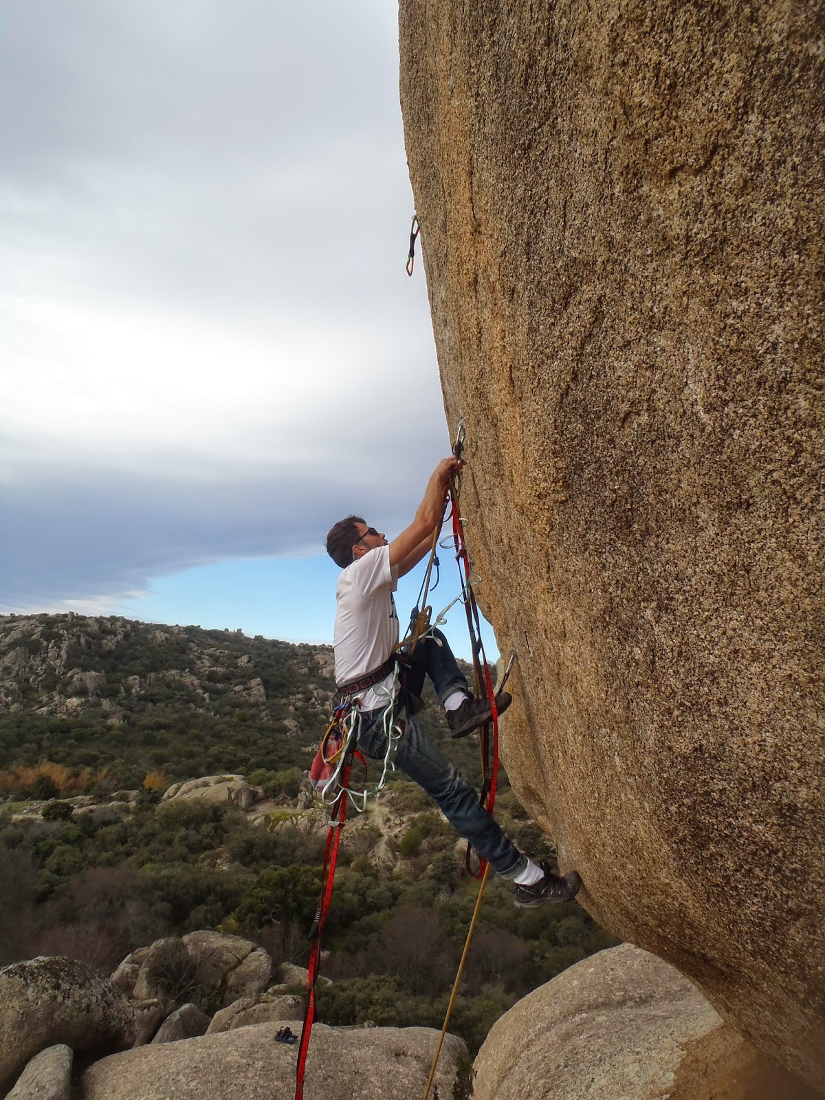 RIMAYA - Actividades de Montaña: ESCALADA ARTIFICIAL EN TORRELODONES