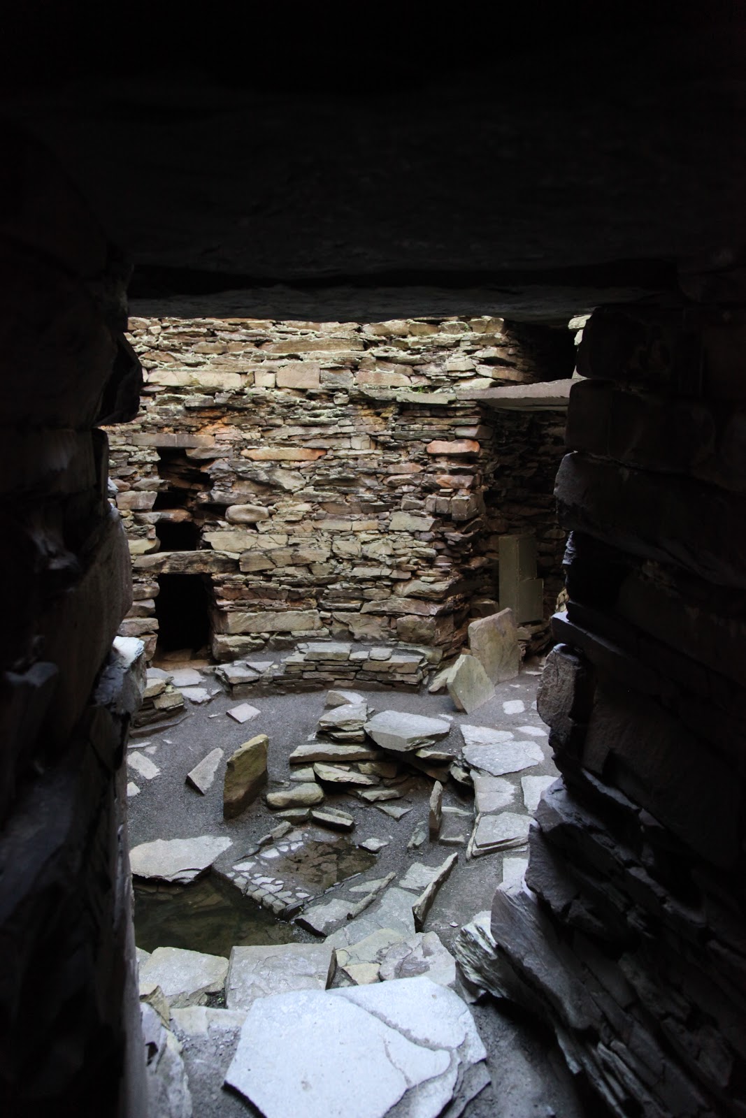 voussoirs: MOUSA BROCH