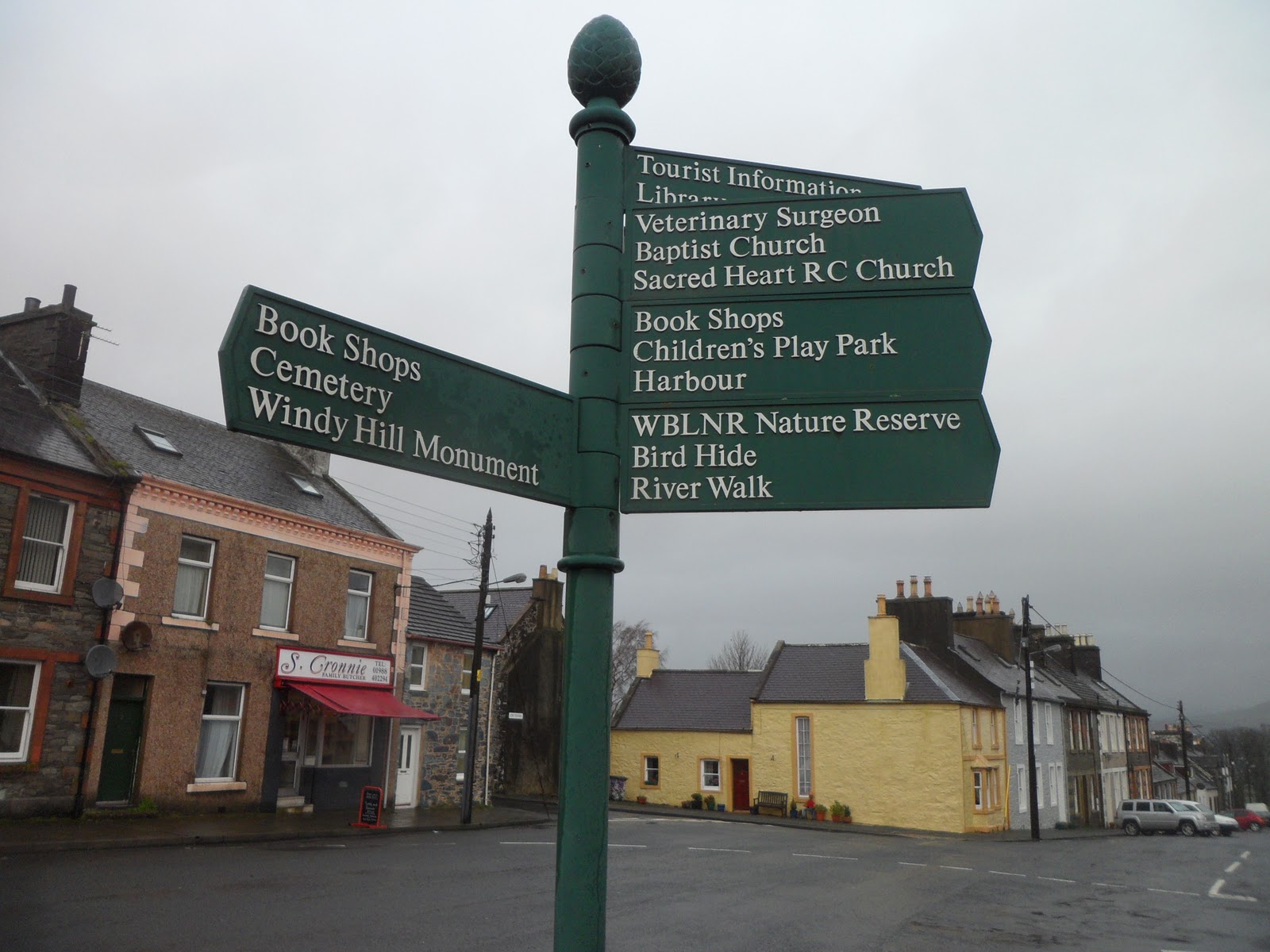 My RITE TO READ: Scotland's National Book Town blooms in the Spring