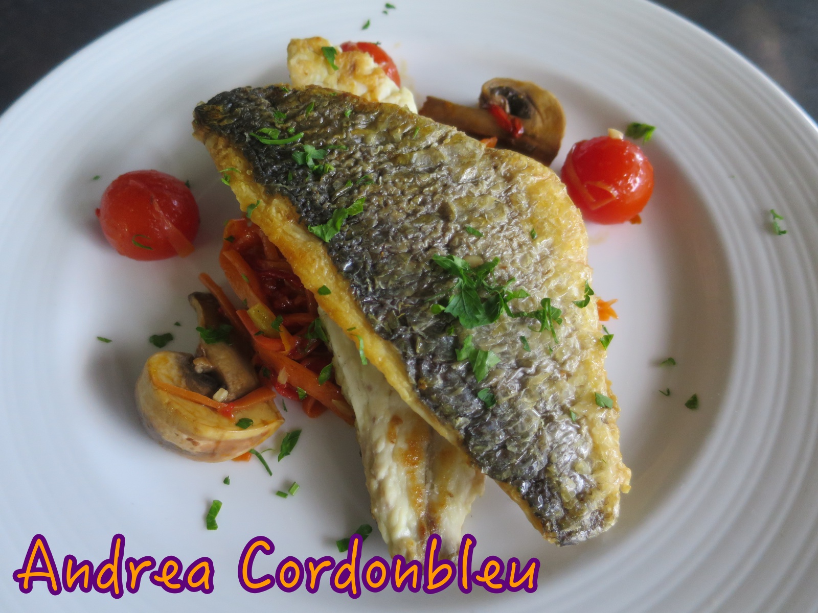 CORDONBLEU: FILETES DE DORADA CON VERDURITA. SIN GLUTEN.