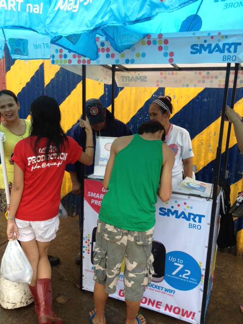 Smart sets up 'Libreng Tawag' stations, provides relief for 'Habagat ...