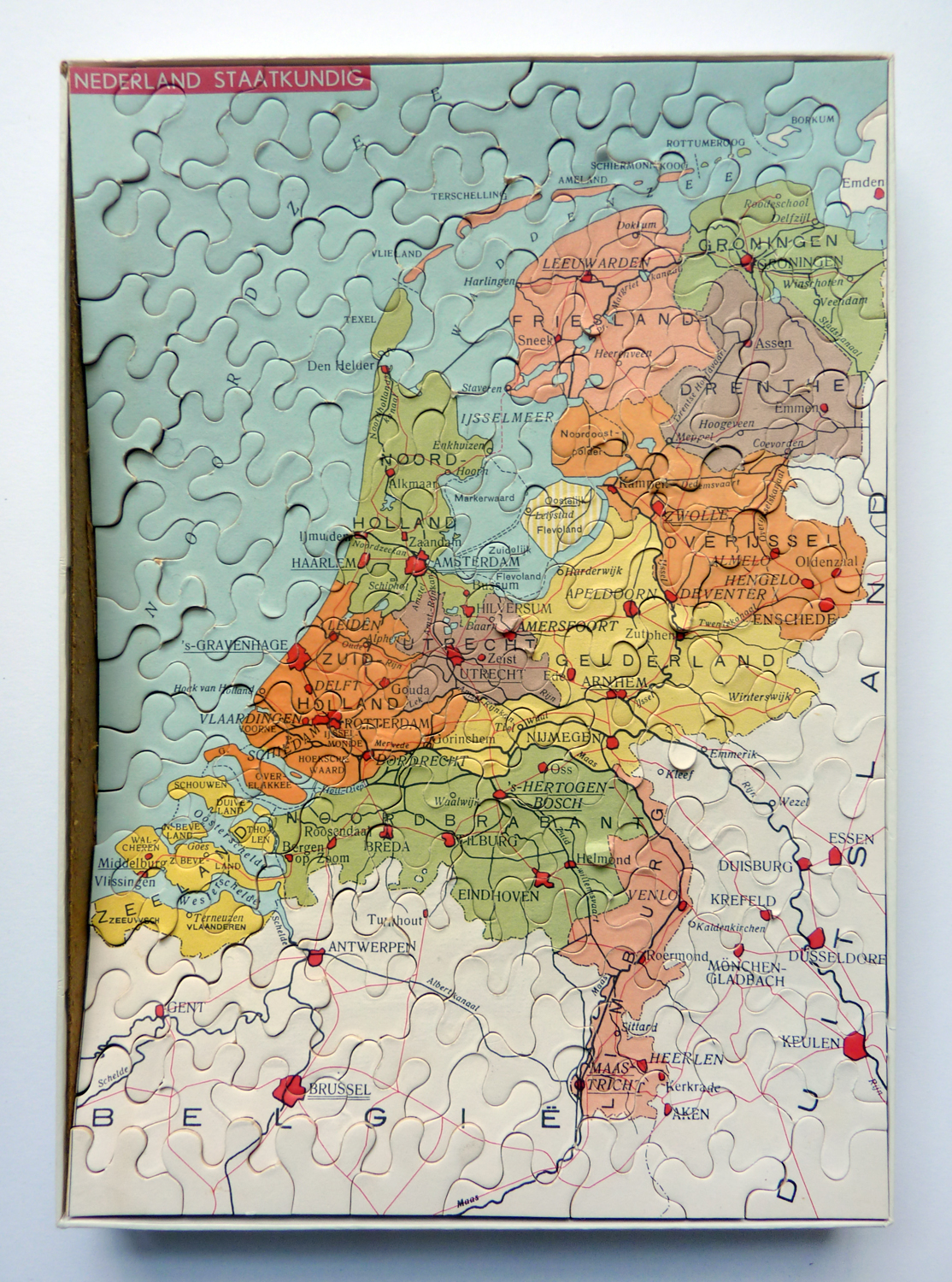 turning pages: The Netherlands in jigsaw