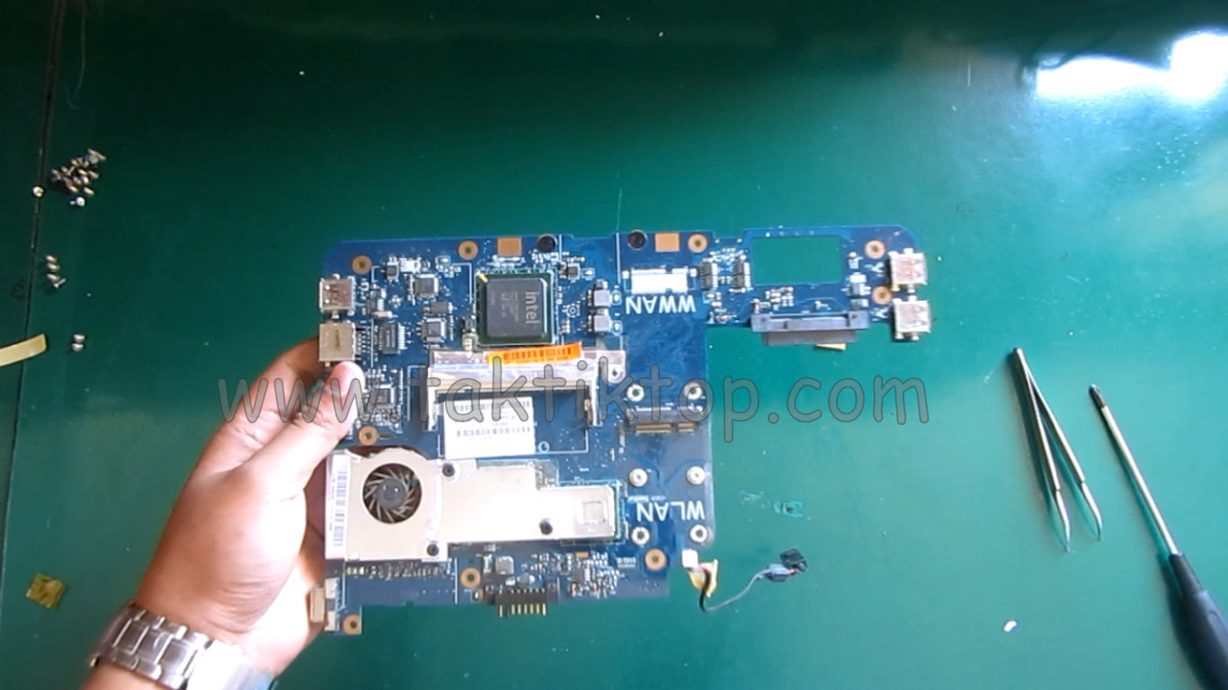 Membongkar Dan Membersihkan Fan Toshiba NB200 NB205 NB250 NB255 ...