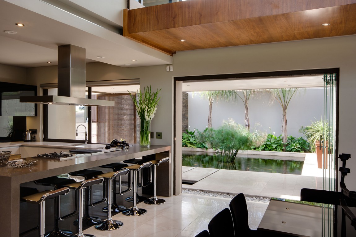 loveisspeed.......: House Sedibe was completed by Nico van der Meulen ...