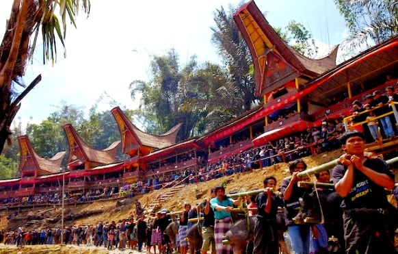 Barana23: 10 CIRI KHAS YANG DIMILIKI SUKU TORAJA YANG TERLETAK DI DI ...
