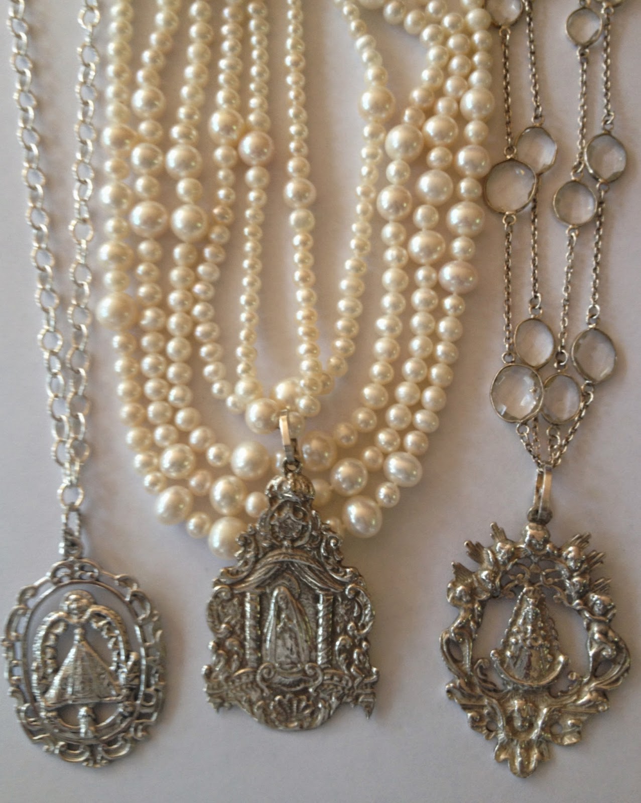 Gratia Plena Designs: Beautiful Medals from Spain