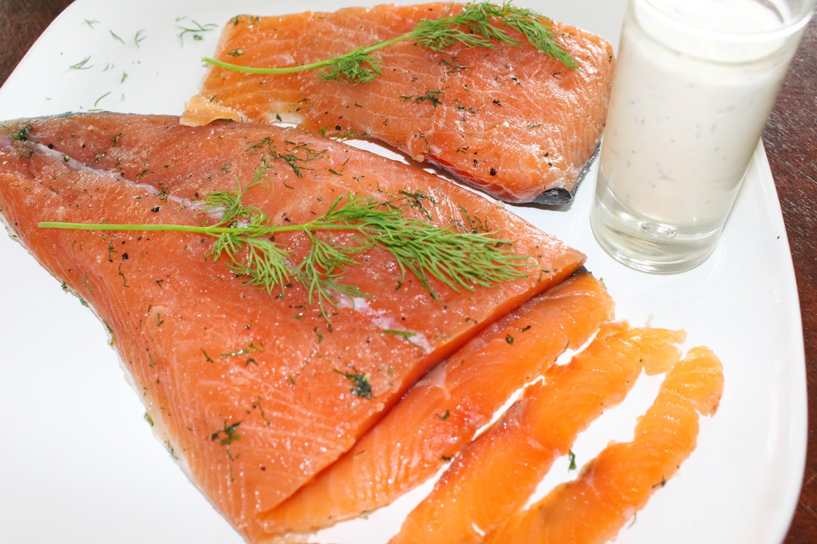 Délices d'une novice: Gravad Laks (Gravlax) et crème à l'aneth ...