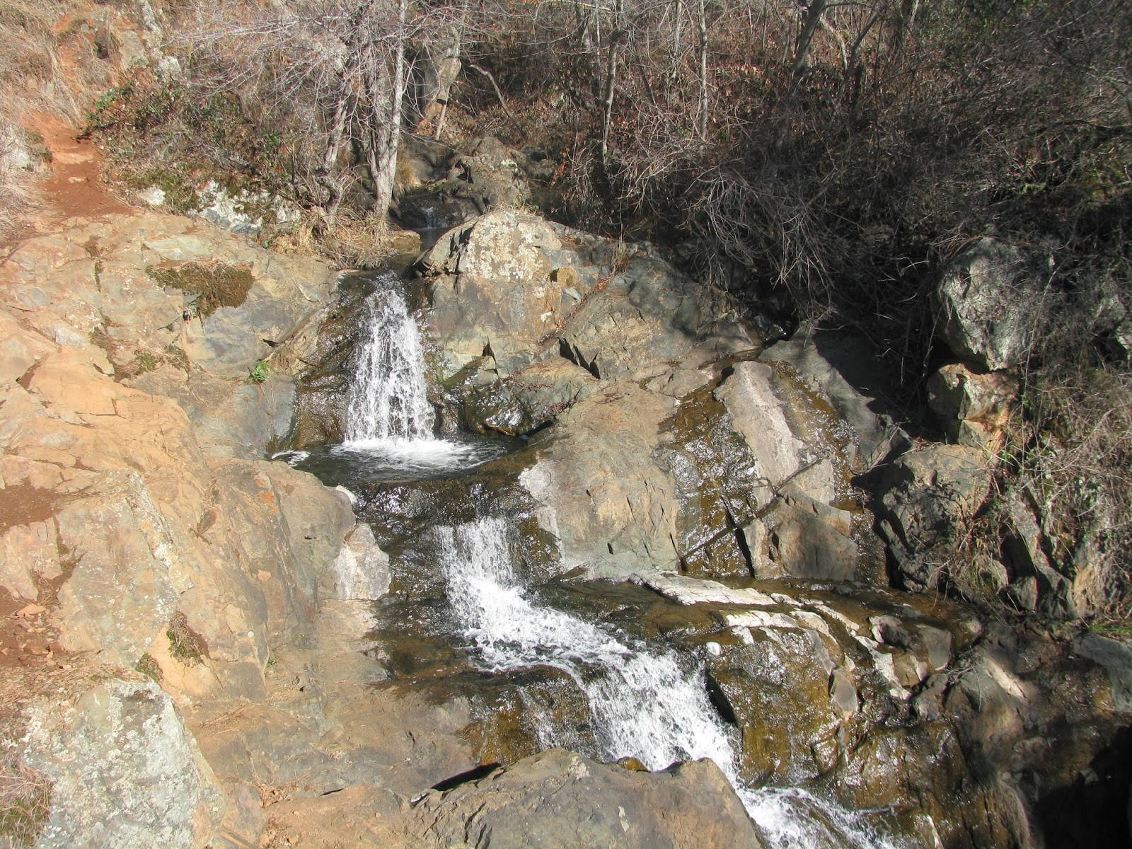 To Hike or Sit by the Pond?: Hidden Falls Regional Park, Auburn, California