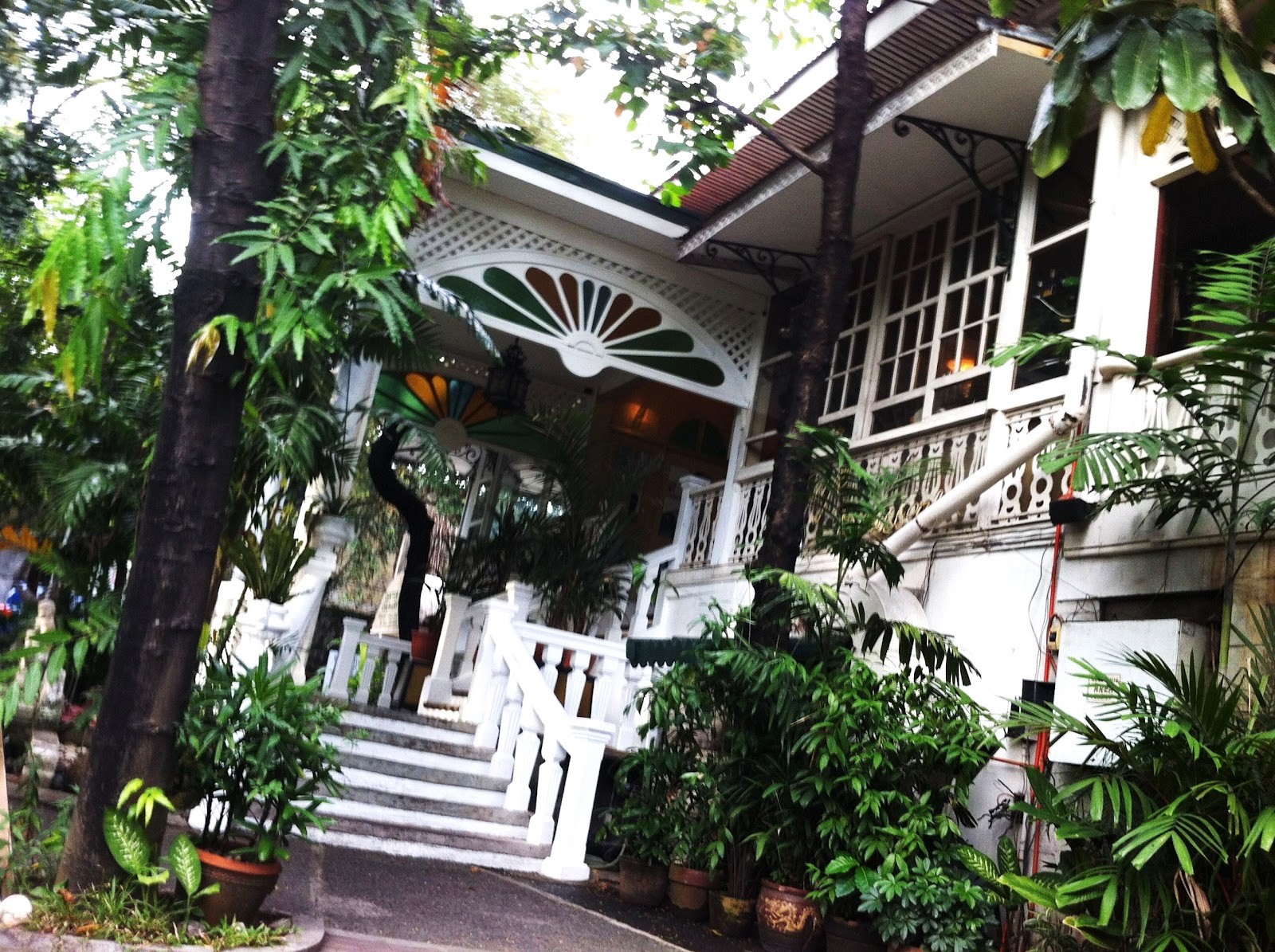 When Offline: Cafe Ysabel