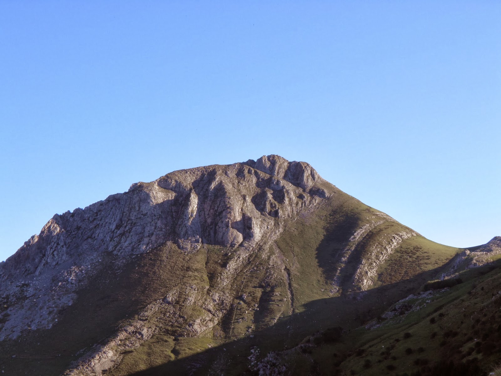 LAUKOAK: (20131016) Circular Larraitz-Auza Gaztelu-Larrunarri-Larraitz.