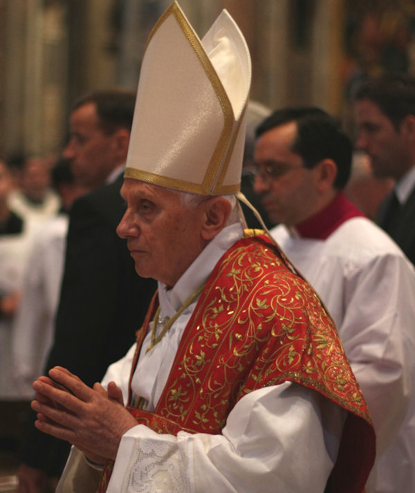 The Philippi Collection: The White Papal Mitre